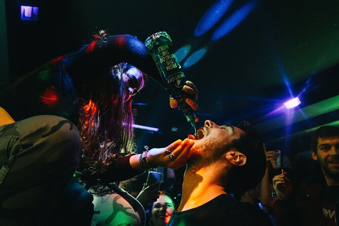 4-Hour Guided Porto Pub Crawl Including Drinks - Meeting and End Points