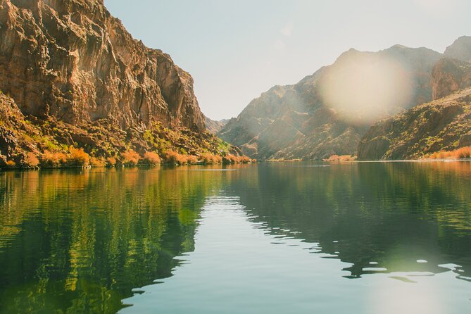 4-Hour Kayak Deluxe Tour in Emerald Cave With Catered Lunch - Exploring the Colorado River and Emerald Cave