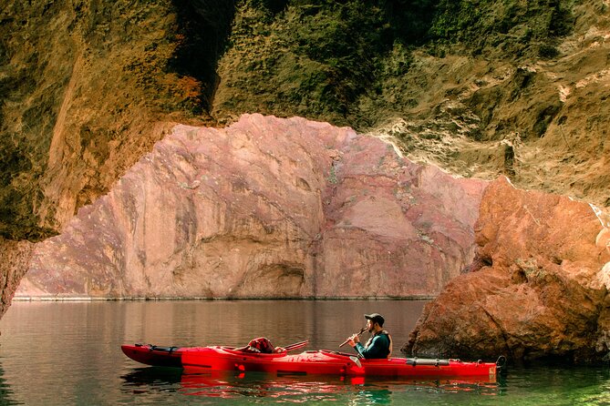 4-Hour Kayak Deluxe Tour in Emerald Cave With Catered Lunch - The Guided Excursion From Willow Beach