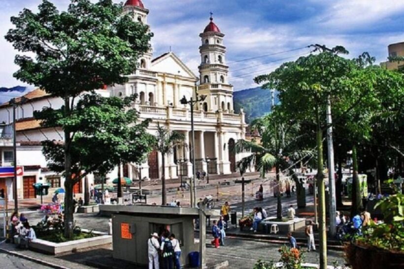 4-Hour Medellin, Envigado & Sabaneta Three County Tour - Authentic Experiences and Highlights