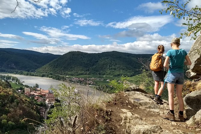 4-Hour Private Alpine Hiking Tour in the Footsteps of King Lionheart - Experience the Thrill of a Moderate Hike