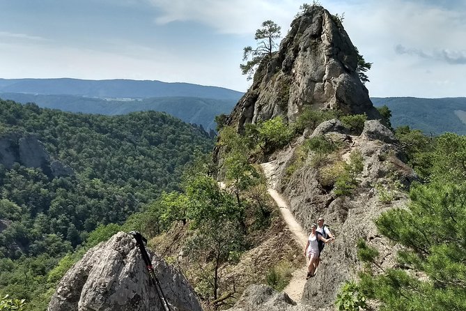 4-Hour Private Alpine Hiking Tour in the Footsteps of King Lionheart - Booking Your Private Hiking Experience