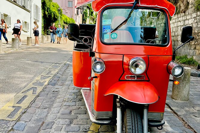 4 Hour Private Electric Tuktuk Tour in Paris - Meeting Location and Accessibility