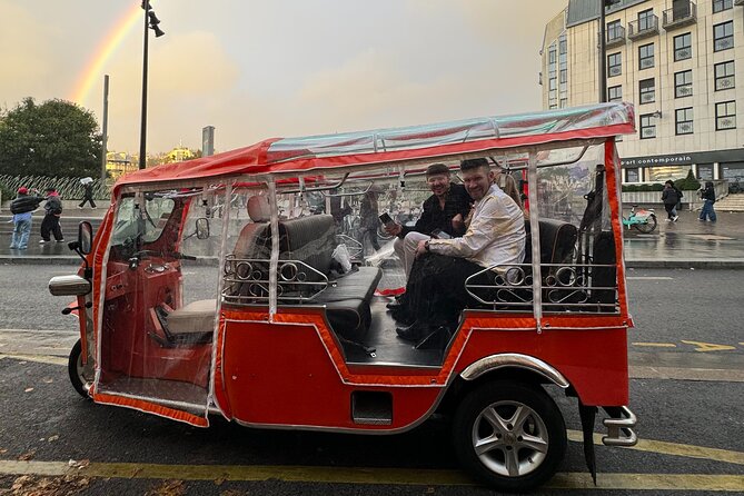 4 Hour Private Electric Tuktuk Tour in Paris - Guide Expertise and Customization