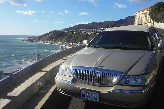 4-Hour private limo Tour of Los Angeles by a TV personality with Free Drinks - FAQ