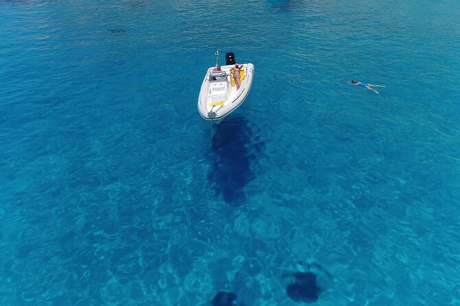 4-Hour Private Visit in Poliegos Island - The Experience in Detail: Comfort, Guides, and Atmosphere