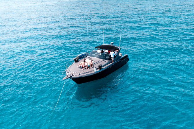 4-hour Private Yacht Cruise in Cabo - FAQ