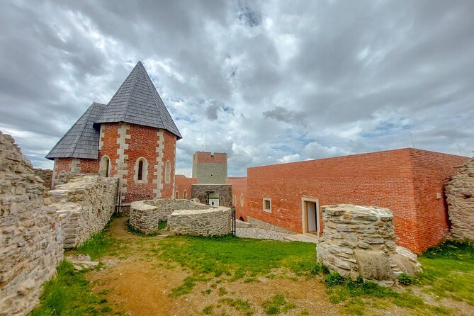 4-Hour Private Zagreb & the Mountain Tour in a Yugo Car - Admission to Medvedgrad Fortress