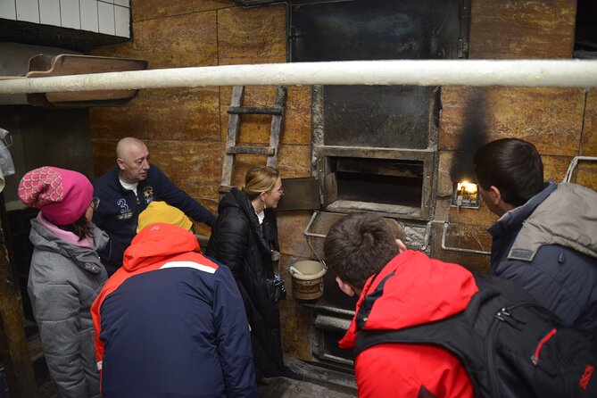 4-Hour Sightseeing Walking Tour With Food Tastings and Craft Experience - Taking in Artisan Crafts