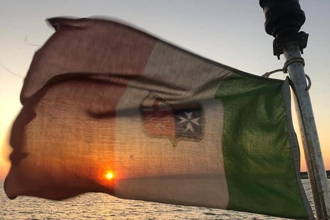 4 hour tour visiting all the caves, swimming stops and aperitif - Key Points