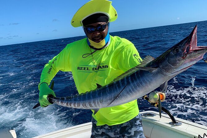 4 hours 38ft Reel Dreams Private Charter in Nassau - Who Will Appreciate This Tour?