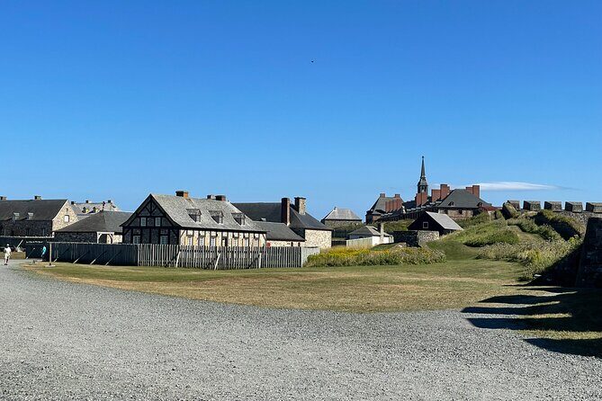 4 Hours Fortress of Louisbourg Tour - Authenticity and Critical Insights