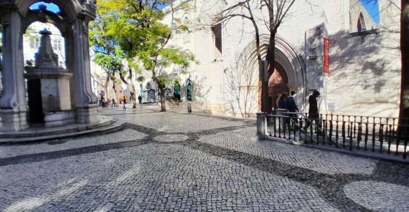 4-Hours Lisbon sightseeing highlights Tour - Key Points
