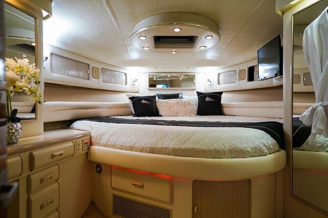 4-Hours Private Luxurious Yacht Snorkelling and Paddle Surf - Scenic Cruising and Liming Along the Coast