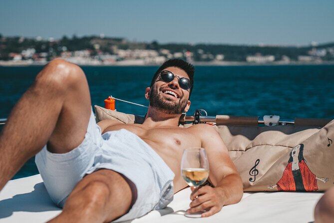 4 Hours Private Tour With Dives in Catamaran in Lisbon - Meeting and Pickup Details for Your Adventure