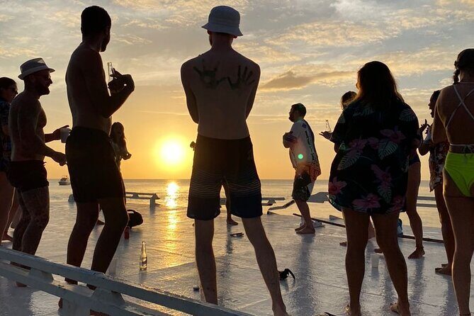4 hours Red Whale Party Yacht in Boracay - An In-Depth Look at the Red Whale Party Yacht Experience
