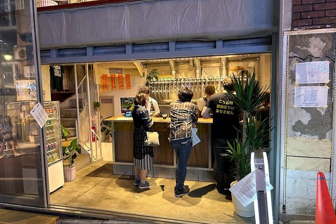 4 Hours Shibuya - Shinjuku Night Tour - Guide Expertise