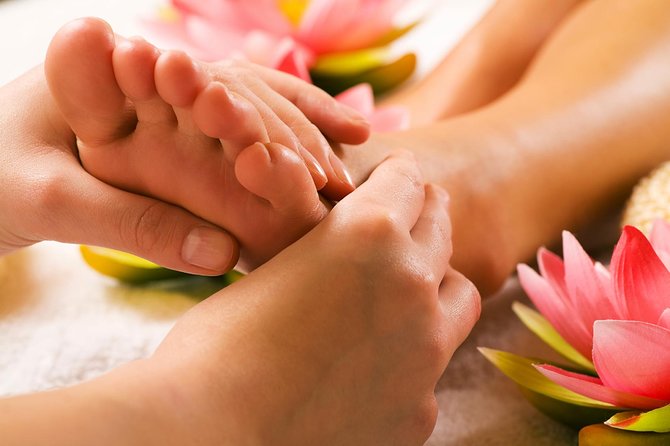 40-Minute Feet Massage - Discover the Relaxing World of Athens Fish Spa