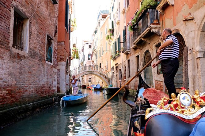 45-Minute or 1-hour Private Gondola Ride - Accessibility and Confirmation
