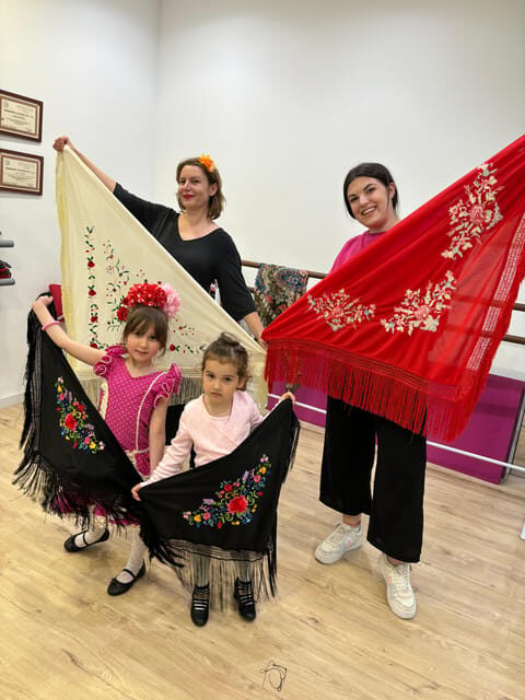 45 minutes flamenco dance class for family in Málaga - Final Thoughts: Who Is This Experience For?
