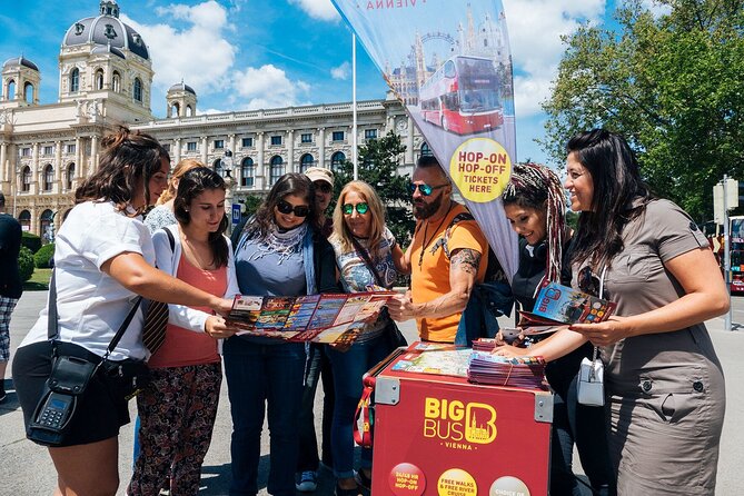 48-Hour Hop-On Hop-Off With Guided Walking Tour and River Cruise - Customer Feedback Analysis