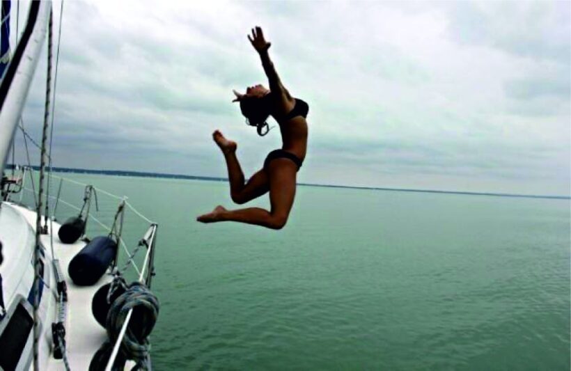 4H Fun & Swim Catamaran Tour - Key Points