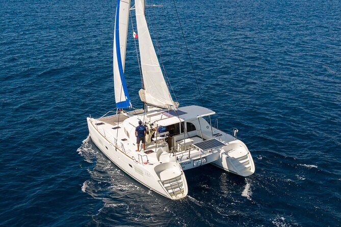 4H Private 38'Catamaran All-Inclusive in Tulum & Playa del Carmen - What’s Included and What’s Not