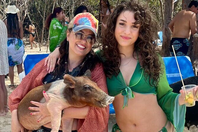 4hr Private Tour Island Hop Snorkel w/ Turtles & Sip Bahama Mamas - Nassau Harbor & Atlantis Views