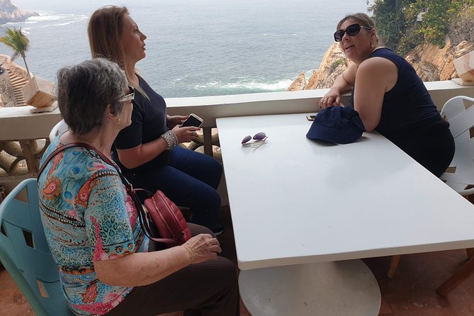 4HRS Small Group Half Day City Tour With Lunch at High Divers - Lunch Options to Satisfy Your Taste Buds