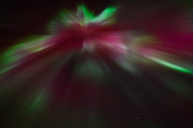 4x4 Minibus Northern Lights With Photo and Snacks From Reykjavik - Host Responses and Engagement