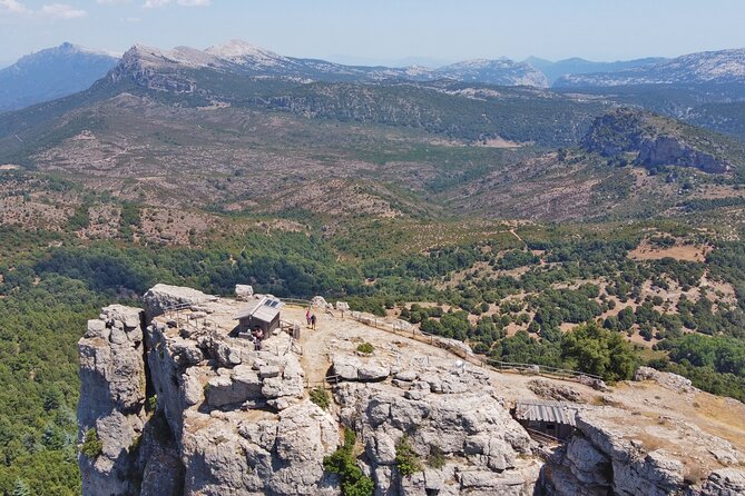 4x4 Tour of Orgosolo: Murals and Typical Lunch at the Shepherds - Exploring the Murals of Orgosolo