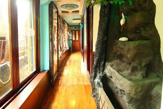 5 Day Kerala Private houseboat incl. Resort, Hotel, Cab Tourved - The Hill Station: Munnar