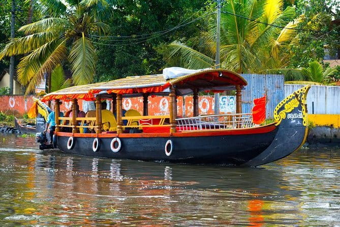 5 Day Kerala Private houseboat incl. Resort, Hotel, Cab Tourved - The Backwaters & Houseboat Experience
