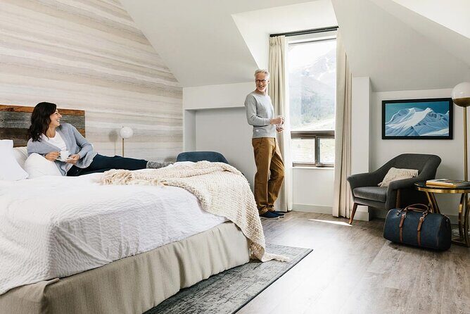 5 Day Rockies Mountains and Glaciers Tour, Icefield Parkway Hotel - Is It Worth the Price?