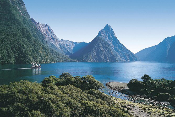 5 Day South Island Circut: Trains, Glaciers and Milford Sound from Christchurch - FAQs