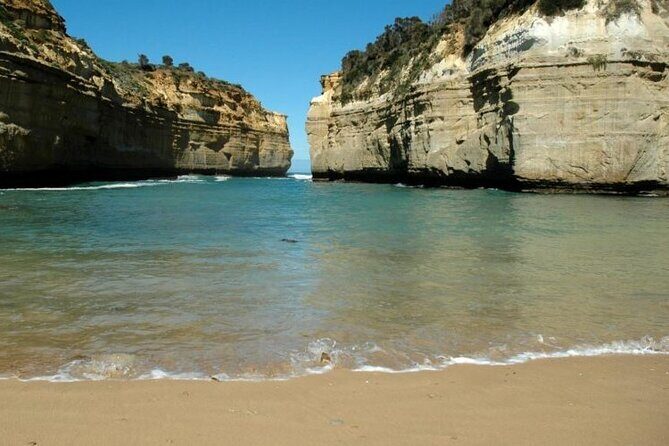 5 Days 4 Nights Melbourne Victoria Scenic Tour - The First Day: Gold, Gardens, and Fruit Picking