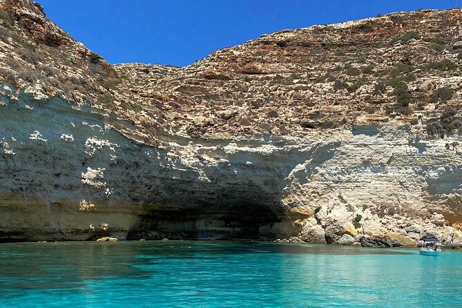 5 Hour Boat Trip to Lampedusa With Sandwich, SUP and Snorkeling - Snorkeling Adventure in the Clear Waters