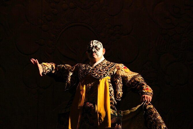 5-Hour Private Peking Opera Tour With Peking duck dinner - Stop 1: Liyuan Theatre – The Heart of Peking Opera