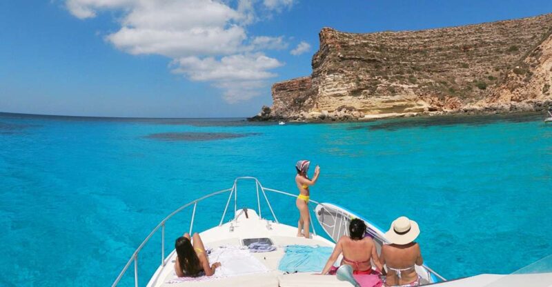 5 hours Lampedusa: Boat Tour with panino SUP e snorkeling - Who Will Love This Tour?
