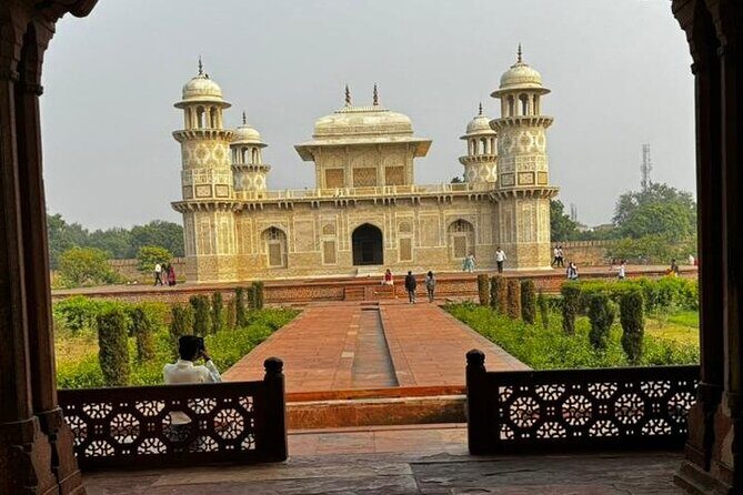 5 Nights / 6 Days Luxury Golden Triangle Tour from New Delhi - FAQ