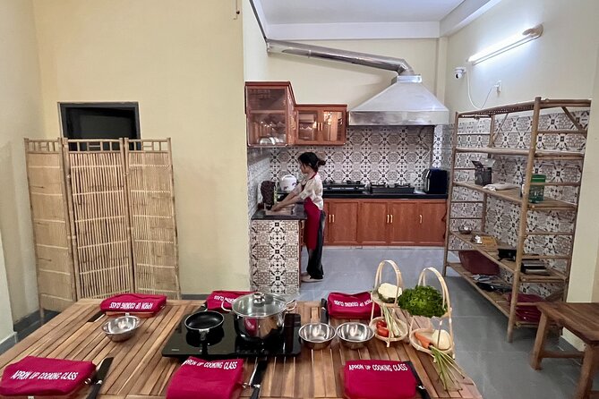 5 traditional dishes Da Nang cooking class with market trip - Key Points