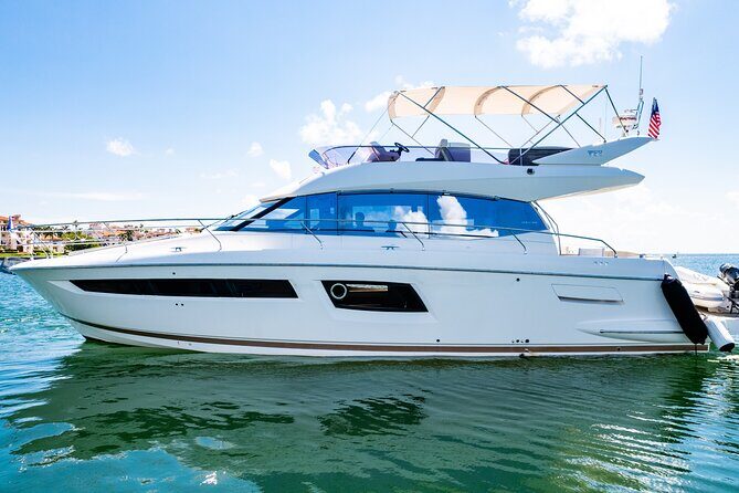 52-feet All Inclusive Flybridge Yacht Rental in Miami - The Experience in Detail