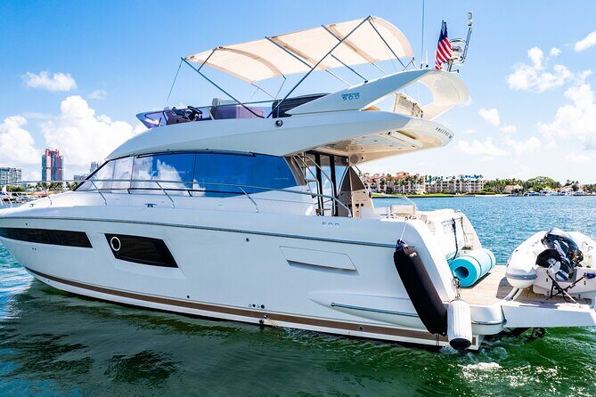 52-feet All Inclusive Flybridge Yacht Rental in Miami - Who Should Book This Tour?