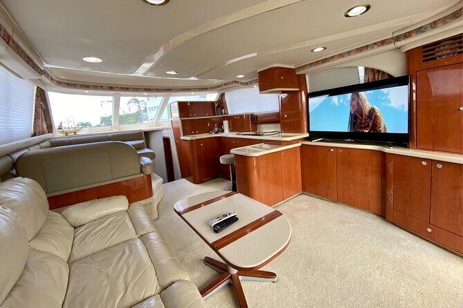 52' Yacht Rental in Miami Beach with Experienced Captain - FAQ