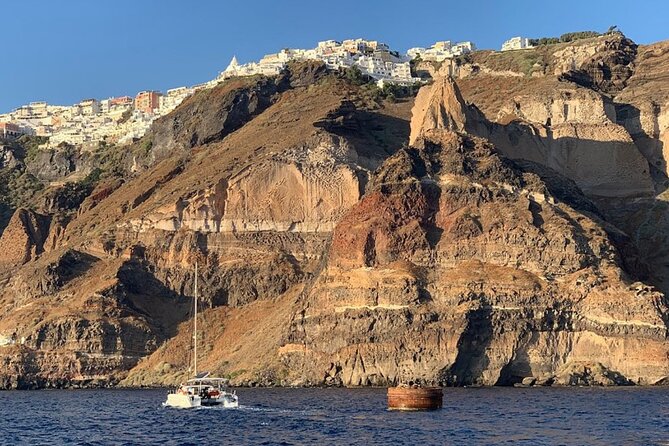 5HOUR Private Santorini Luxury Catamaran Cruise With Greek Meal - Capture the Iconic Santorini Sunset