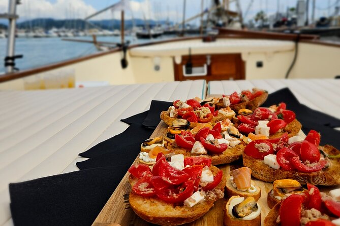 5Terre Private Boat Tour - Captivating Coastal Views