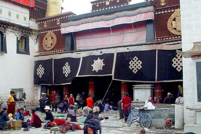 6-Day Private Tibet Tour: Lhasa, Gyangtse, and Shigatse - Day-by-Day Breakdown: What to Expect