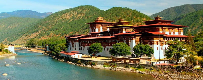 6 Days Luxury Tour to Bhutan in Group - Analyzing the Value