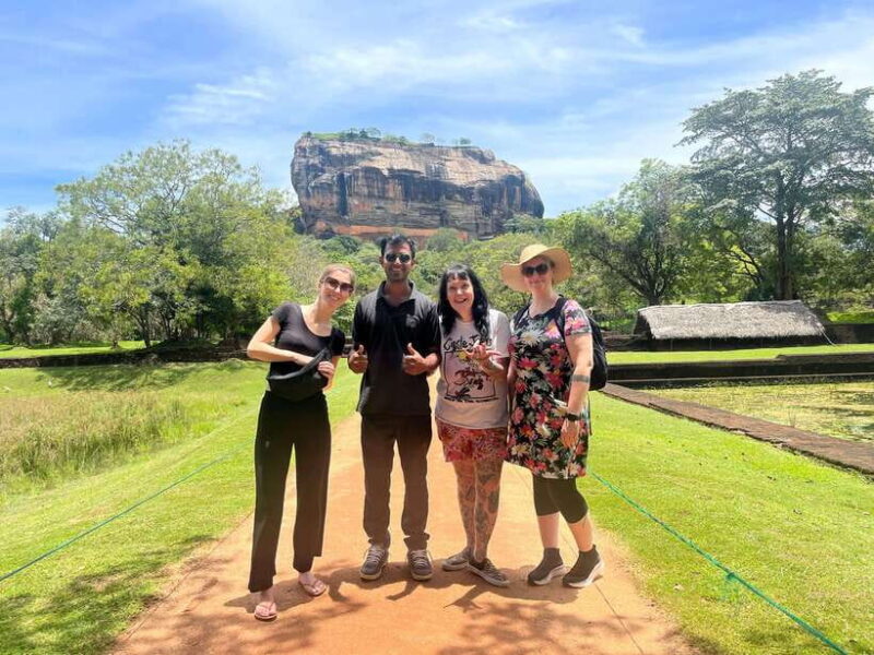 6 Days of Sri Lanka with all inclusive Ayurvedha Uplift - Authenticity and Travel Experience