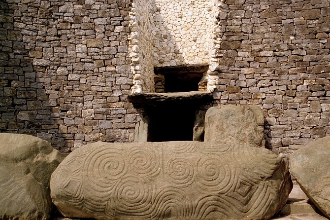 6 Hour Half-Day Award Winning Private Tour of the Boyne Valley - Dining Options in Howth Village